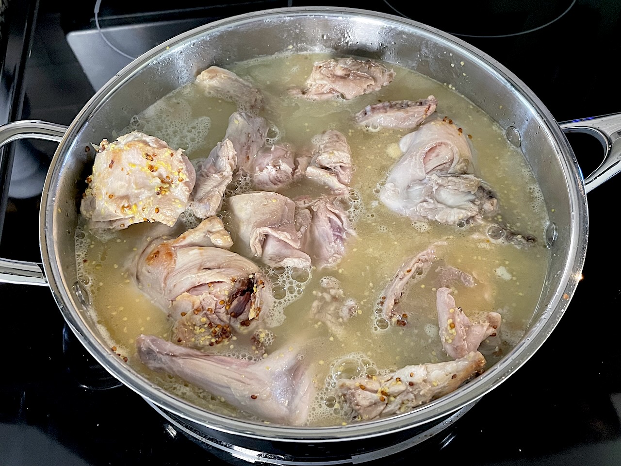 Rabbit in White Sauce with Mustard (video) – Flavorjazz
